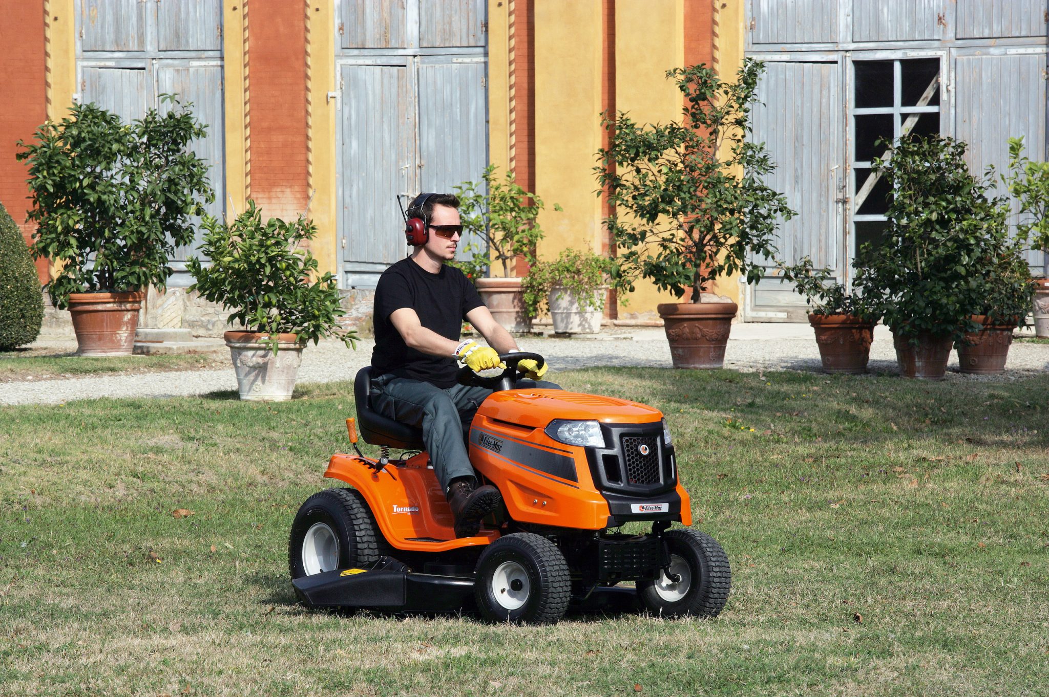 Comment choisir sa tondeuse autoportée - Nicolas Jardinage Motoculture